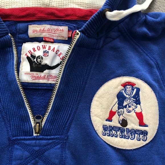 Mitchell & Ness | Shirts | New England Patriots Nfl Throwback Hoodie ...